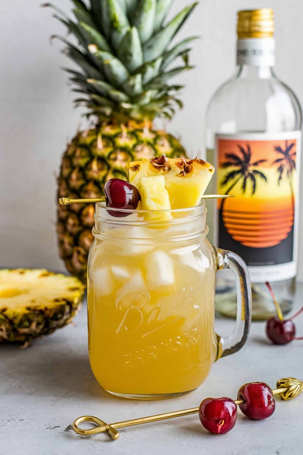 14 Best Mason Jar Cocktails - HowdyKitchen