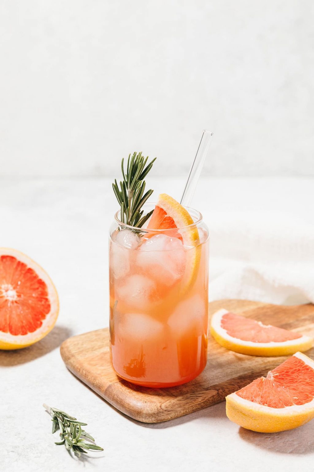 Pink Grapefruit Fizz - HowdyKitchen