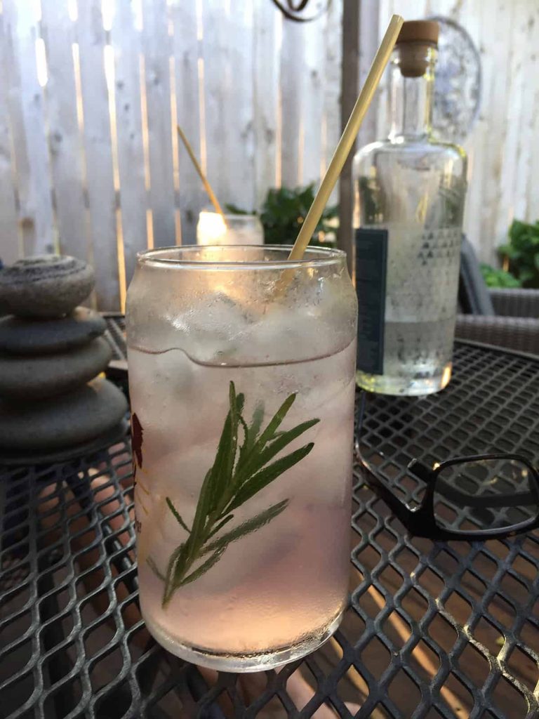 14 Common Floral Cocktails - HowdyKitchen