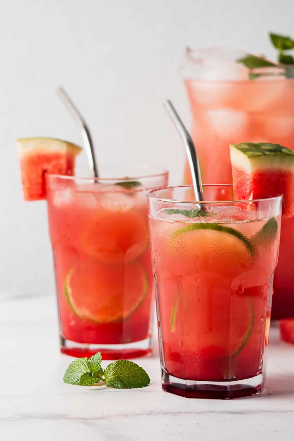 13 Delicious Pink Mocktails - HowdyKitchen