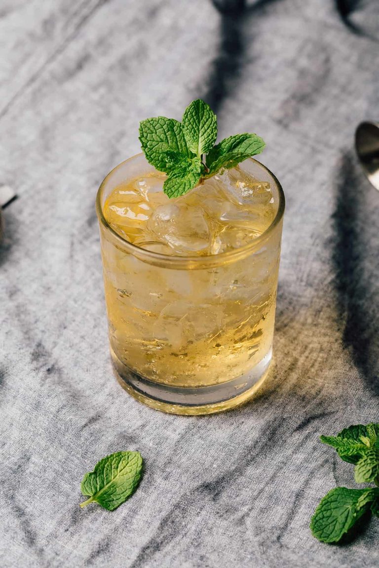 15 Must-try Classic Spring Cocktails - HowdyKitchen