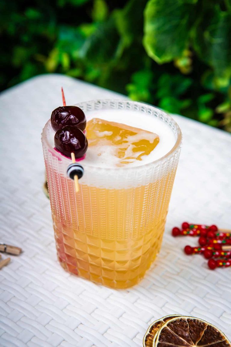14 Must-Try Signature Wedding Drinks Your Guests Will Rave About - HowdyKitchen