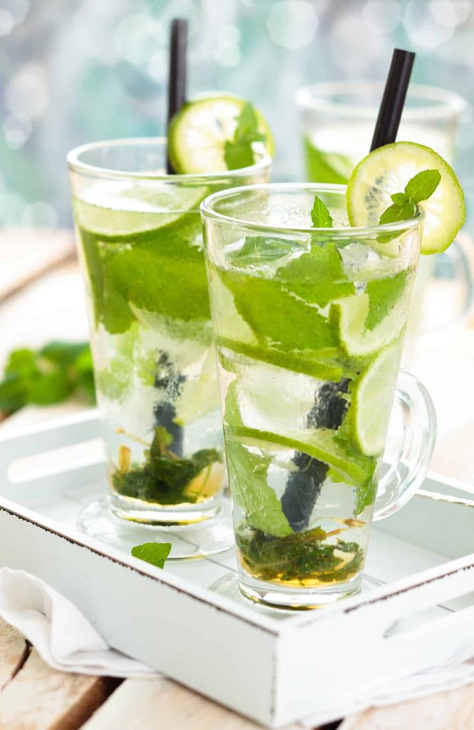 White Wine Mojito - HowdyKitchen