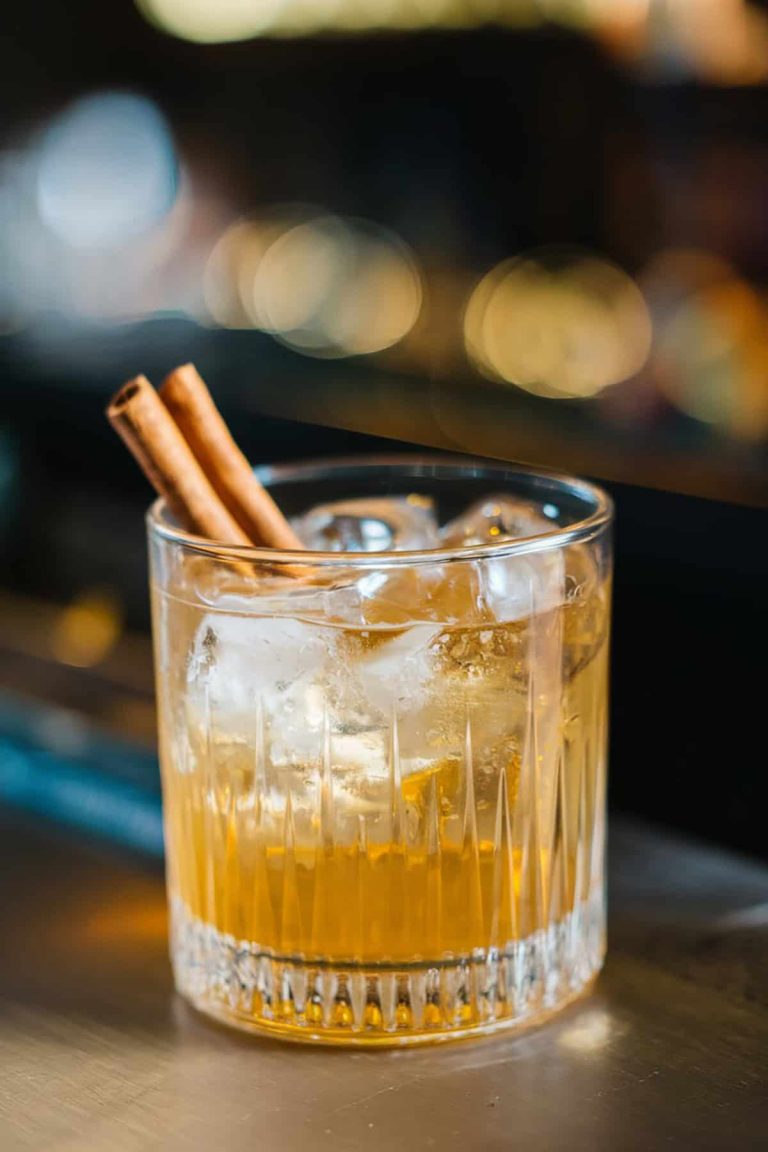 Apple Pie on the Rocks - HowdyKitchen