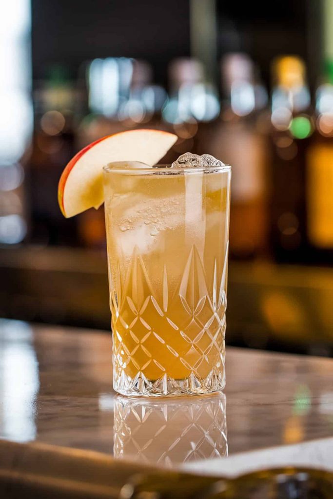Gin Apple Cider & Ginger Beer - HowdyKitchen