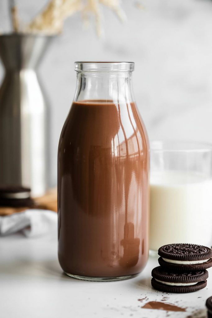 Fun and Sweet Cookies and Cream Creamer Recipe - HowdyKitchen